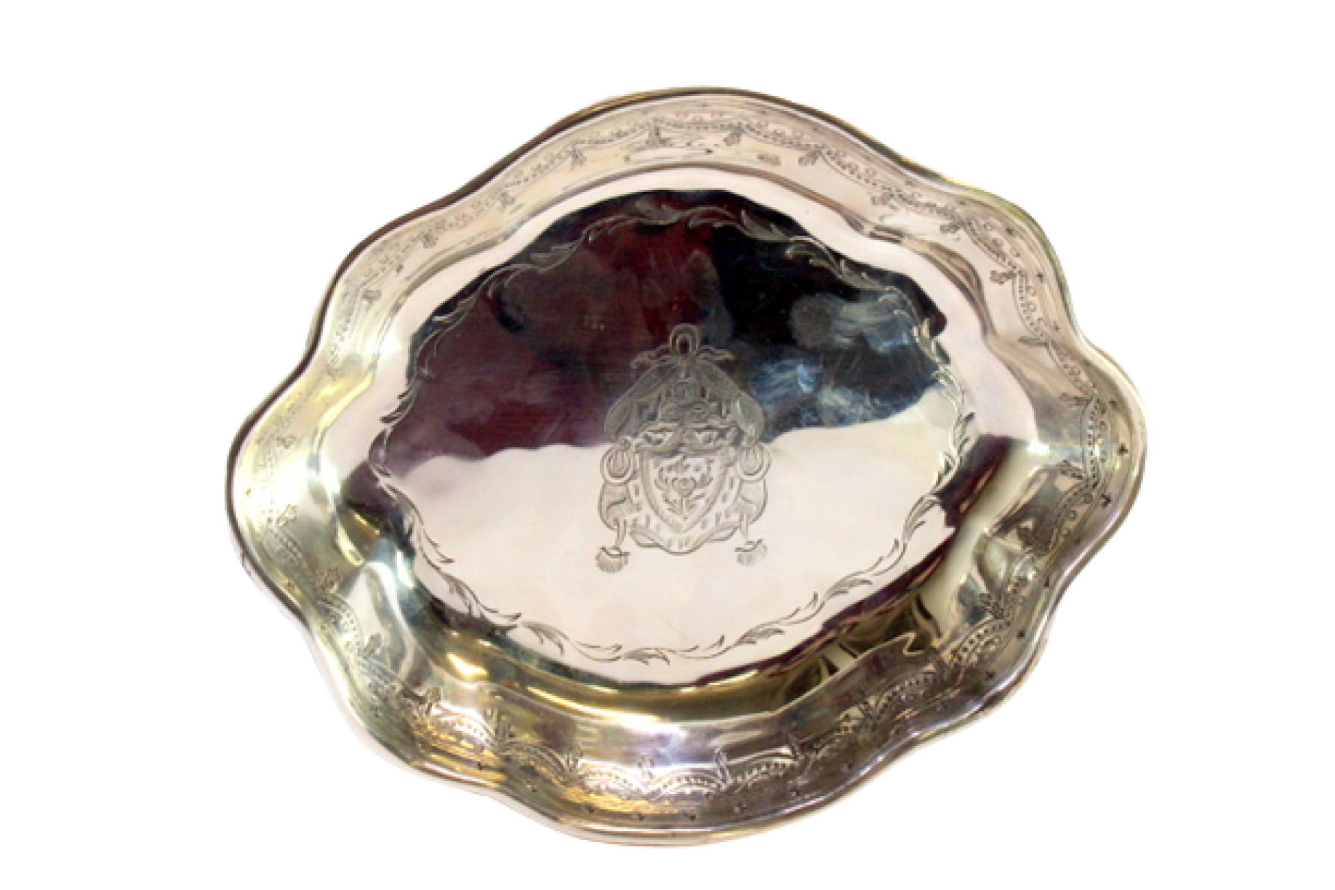 Bandeja em prata com relevos e brasão ao centro