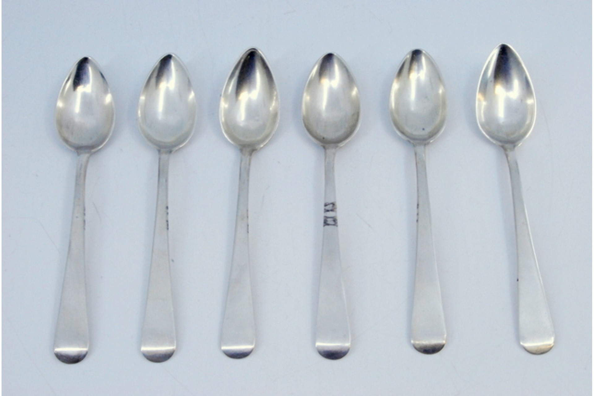 Conjunto de seis colheres em prata lisas da marca Carvalho
